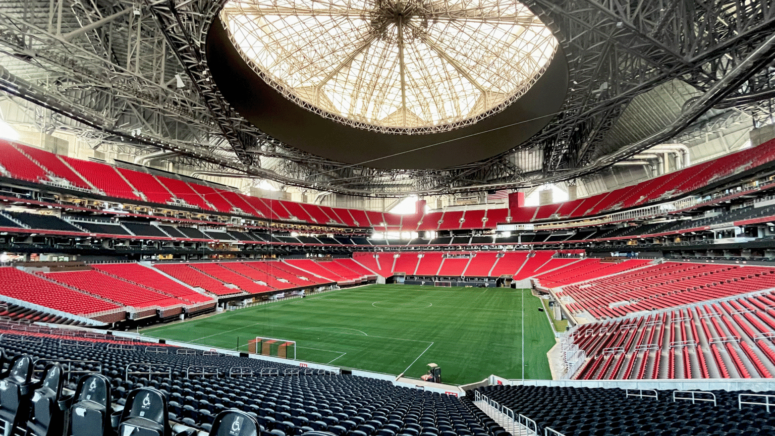 Mercedes-Benz Stadium Capacity: Location, Amenities, and Features ...